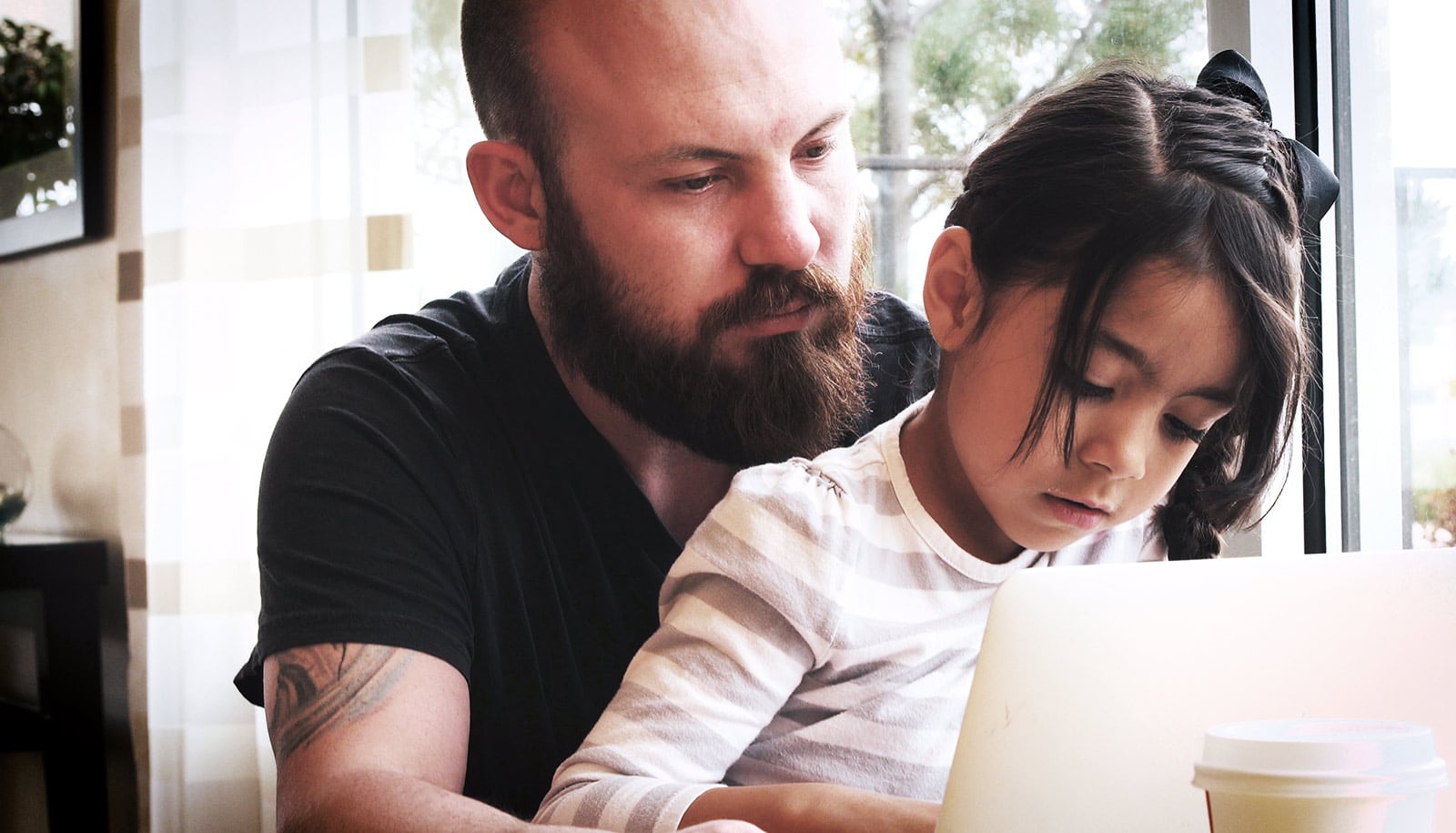 dad-daughter-computer-1600 - Futurity
