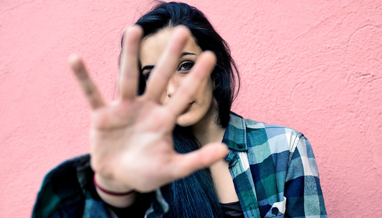 Bursts of beta waves in the brain block distractions - Futurity