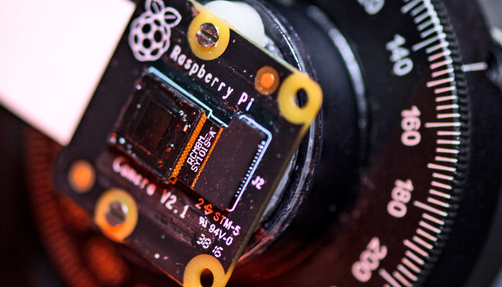 This lens-free microscope fits on a fingertip - Futurity