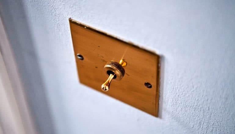light-switch-toggle-on-wall_1600 - Futurity