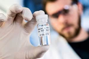 Solar refinery turns light and air into liquid fuel - Futurity