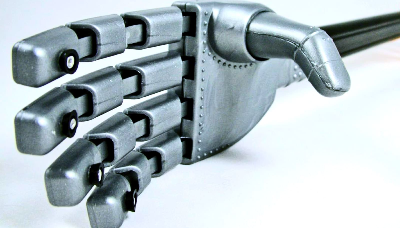 Great Facts: Robotic hand uses soft touch to grip and grab Great Facts: Robotic hand uses soft touch to grip and grab