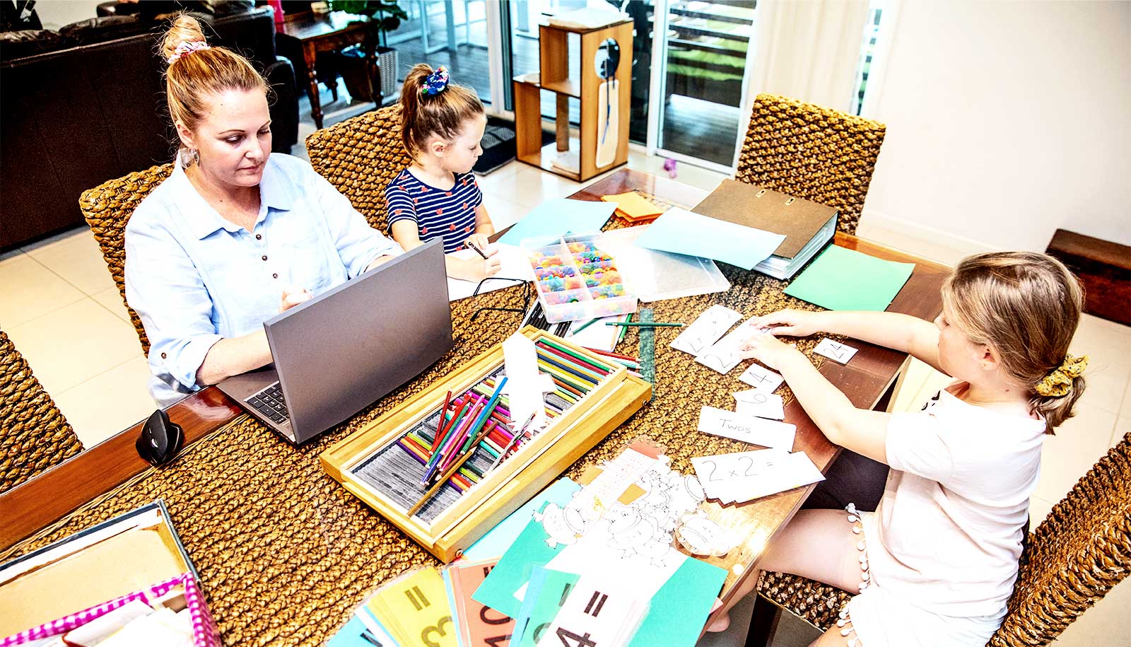 Remote learning adds major pressure for teacher moms - Futurity