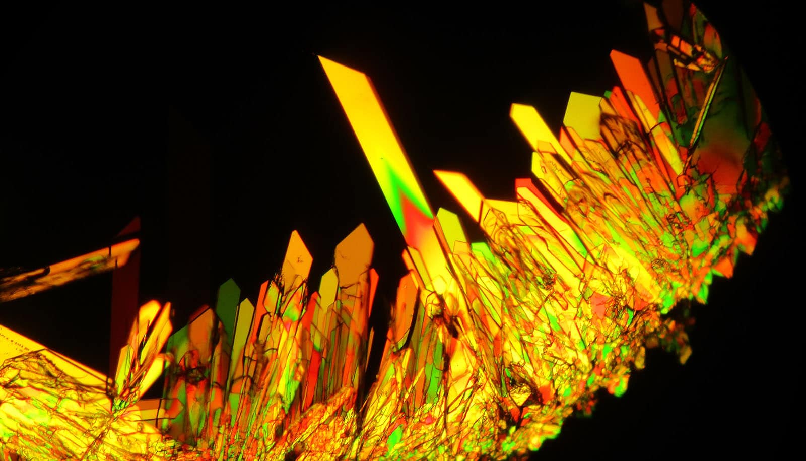 Method predicts asymmetrical edges of 2D crystals - Futurity